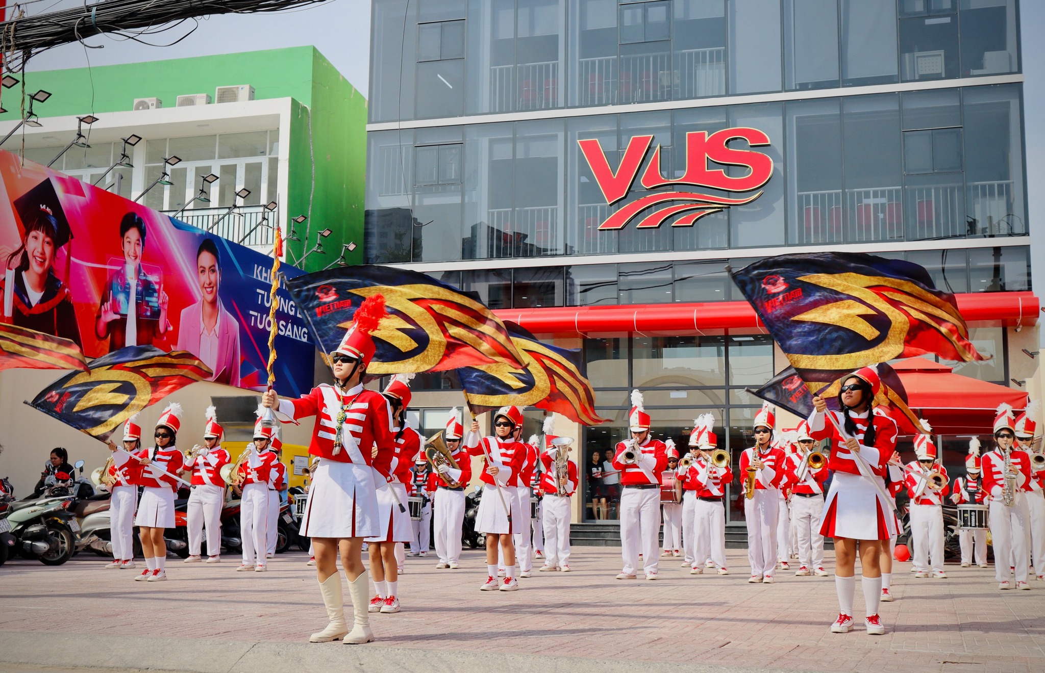 ALL EYES WERE ON THE OPENING CEREMONY OF VUS NHA BE - VUS